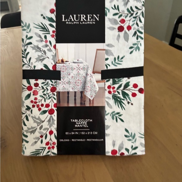 Lauren Ralph Lauren | Dining | Lauren Ralph Lauren Holiday Tablecloth ...